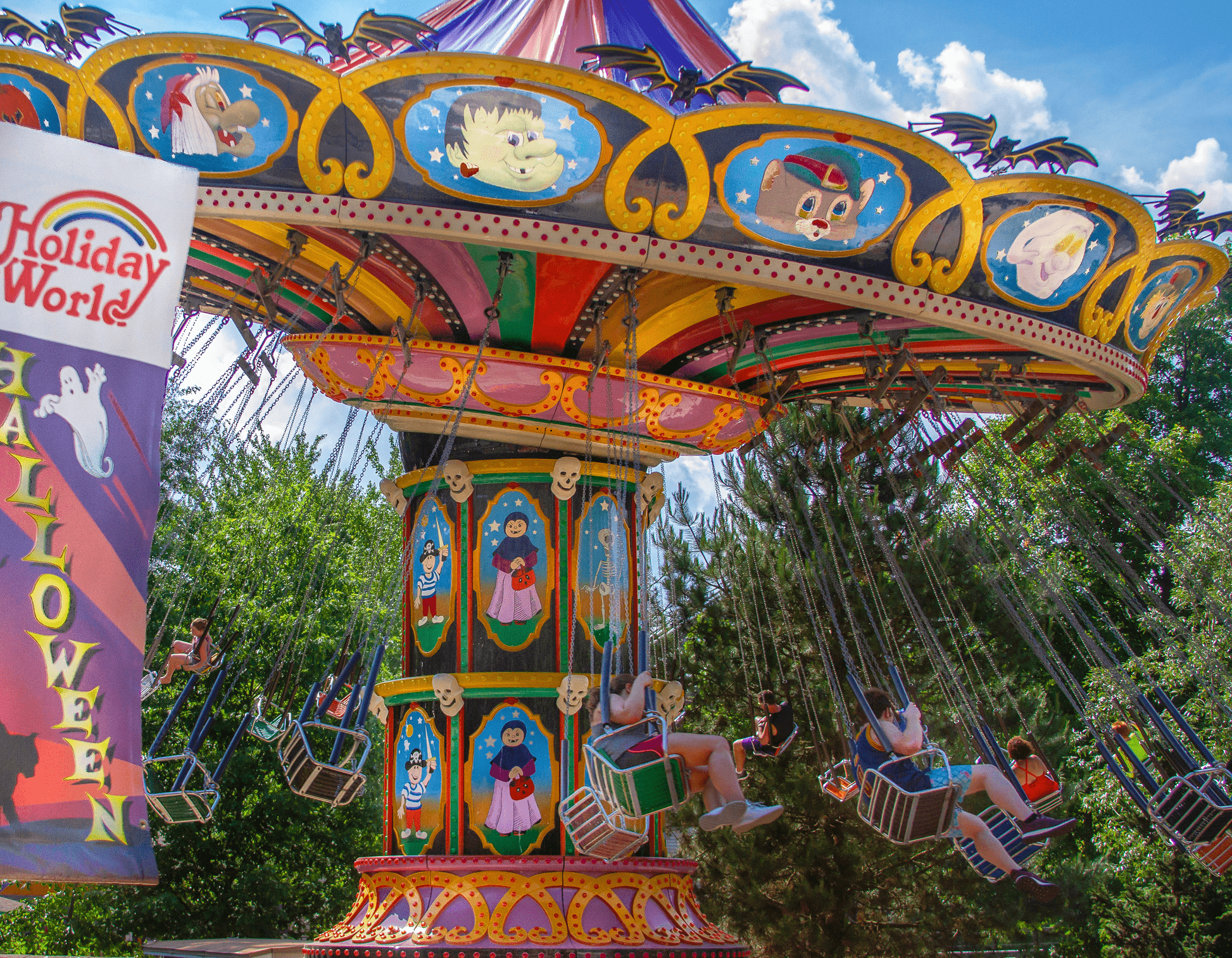 Why You Should Visit in May! | Holiday World Theme Park & Splashin ...