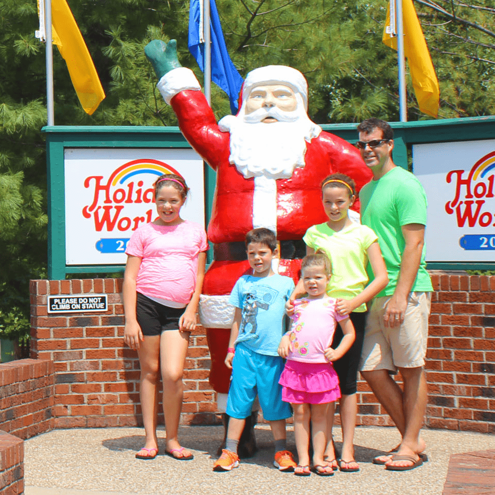 What to Pack for A Great Day at Holiday World | Holiday World Theme ...