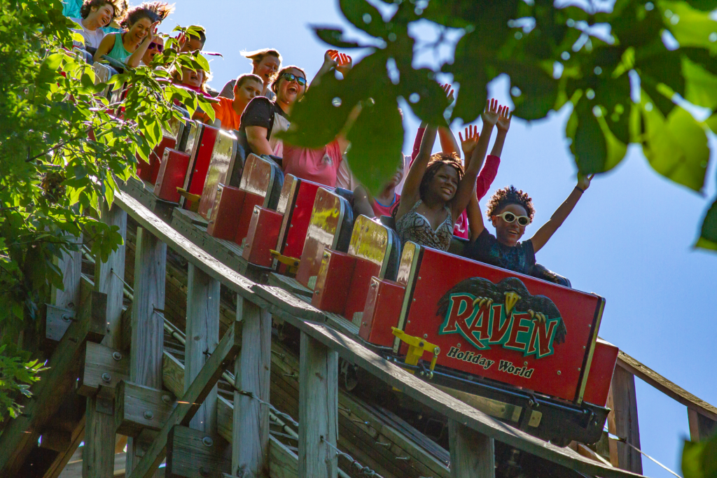Holiday World: A Wooden Roller Coaster Wonderland for Enthusiasts ...